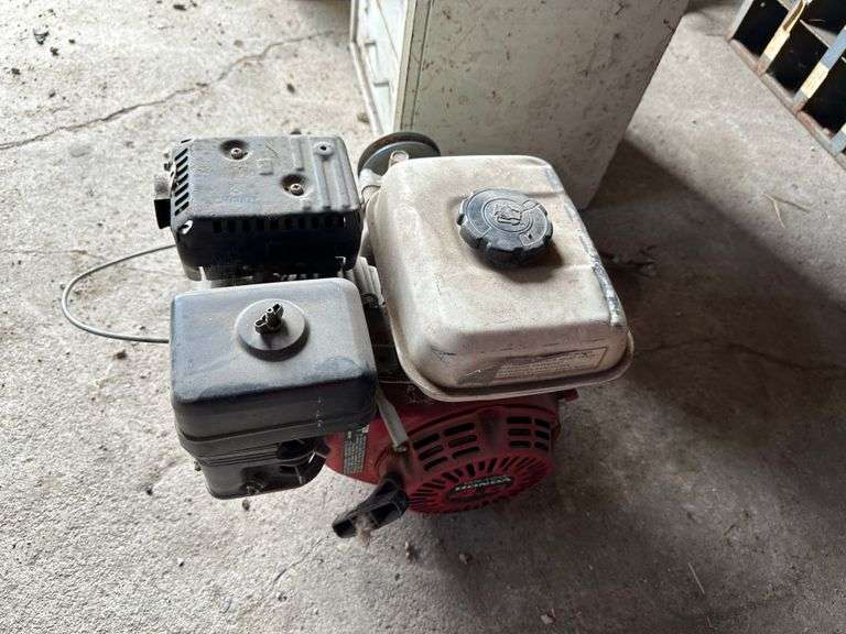 Honda 4hp Gas Engine - Fragodt Auction and Real Estate LLC