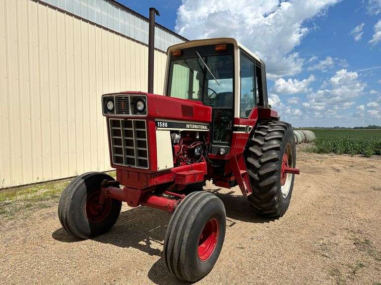 International 1586 2wd Tractor, 7,838 Hours, 2 Rear Hydraulics, 540 and ...