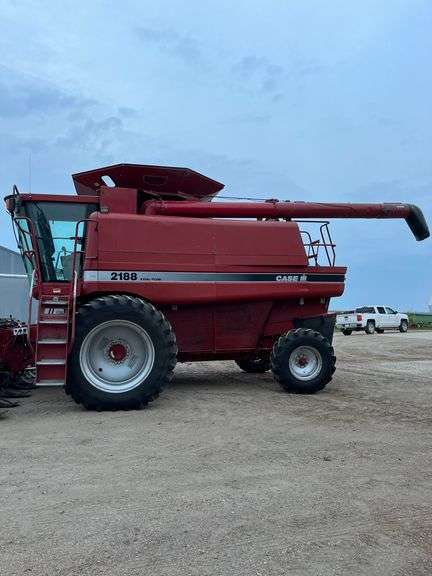 1995 Case IH 2188 Combine, 4,537 Sep Hours, 6,604 Engine Hours, 18.4 x ...