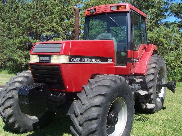Case-IH 7140 MFWD, 8,408 Hours, 1000 PTO, 18 speed powershift, 3 ...
