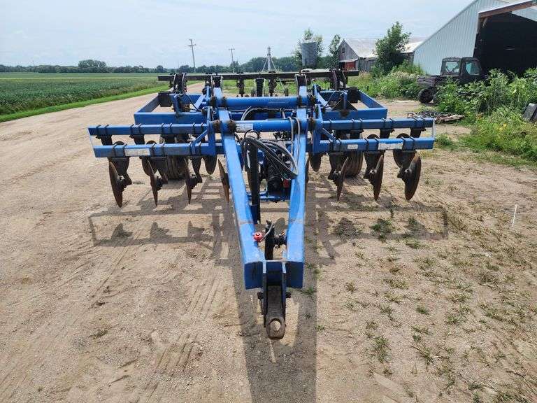 DMI Ecolo-Tiger 527 Disk Ripper, 5 Shank, Rear Disk Leveling Bar, 320 ...