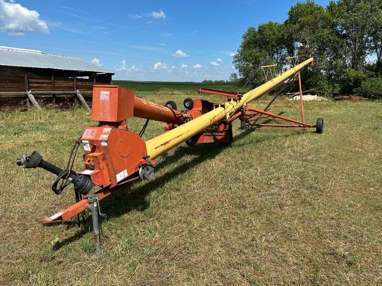 Westfield 10” x 61’ Auger with Hydraulic Swing Hopper, 540 PTO ...
