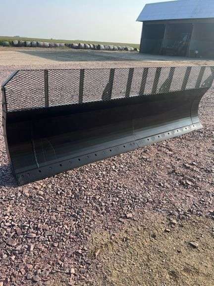 2022 Leon 14’ 6 Way Dozer Blade, Model 3530 with Silage Extension, Has ...