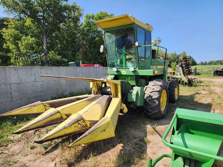 John Deere 5400 Self Propelled Chopper with 3 Row Corn Head and Hay ...