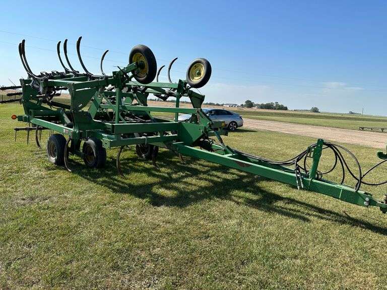 John Deere Model 680 Chisel Plow, 21’, 21 Metal Shanks with Summers 3 ...