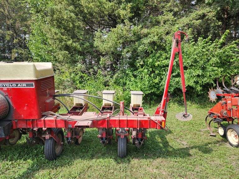 Case IH Cyclo Air 800 Planter with Monitor (Wiring In Planter Might ...