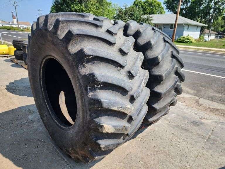 (2) 30.5x32 Firestone 230 Bias Tires, 12 Ply Combine/Grian Cart Tires ...