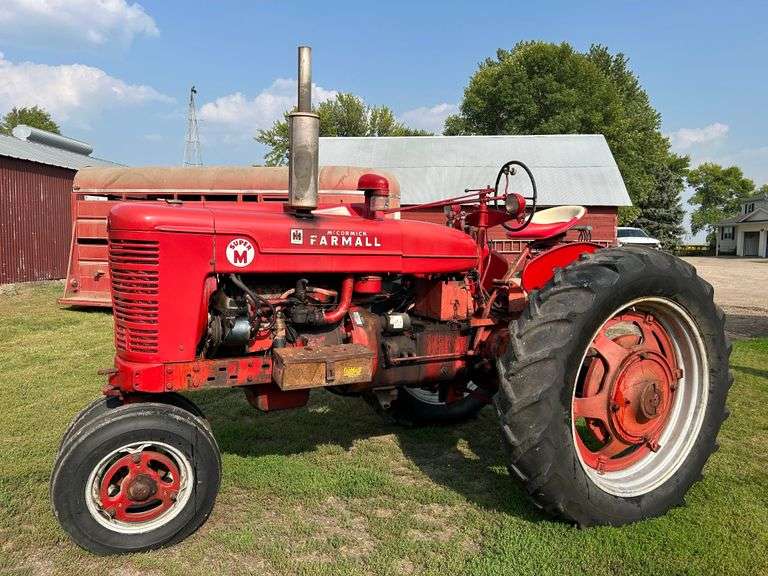 Farmall Super M Tractor, 13.6-38 Rears, Rear Wheel Weights, NF, Fenders ...