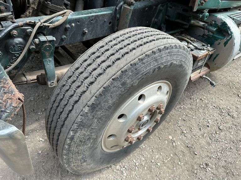 1977 Mack Semi Tractor, 237 Engine, 18 Speed Transmission, Camel Back ...