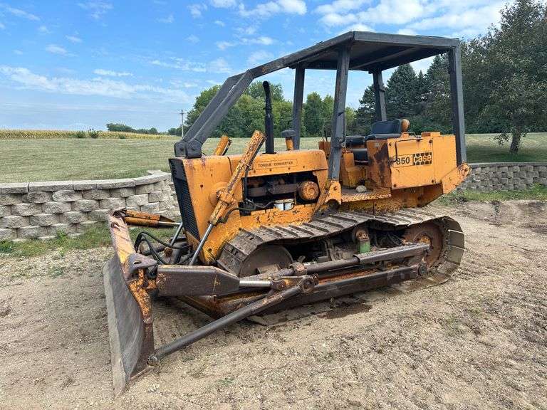 1974 Case 850 Crawler Dozer, 9’ Blade, Torque Conv - Fragodt Auction ...