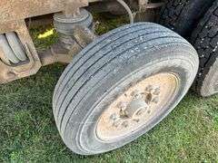 2000 Freightliner FL70 Truck, Air up and Air Down Pusher Axle, 3126 CAT ...