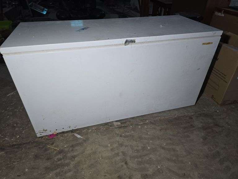 25.3 CUBIC FT CHEST FREEZER. 69 1/2" L X 28 5/16" W X 35" TALL. NEEDS ...