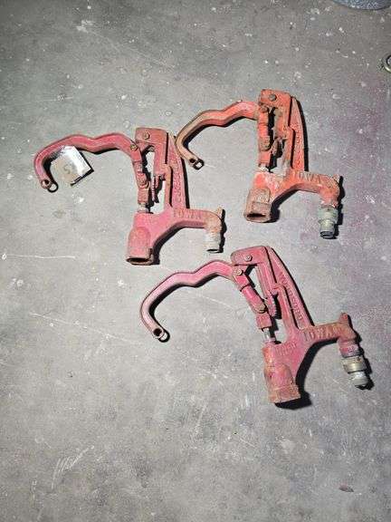 3- IOWA HYDRANT HEADS. - Freedom Auctions LLC