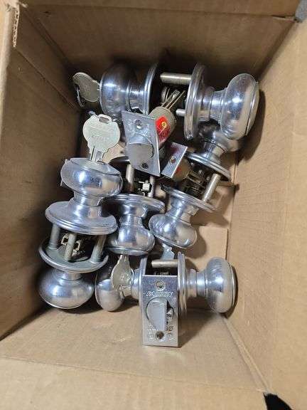 LARGE GROUP OF DOOR HANDLES. FALCON COMMERCIAL GRADE II LOCKING PASSAGE DOOR KNOBS AND DEAD ...
