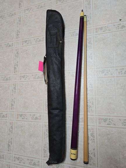 PLAYERS POOL CUE, CRACKED NEAR TIP. - Freedom Auctions LLC