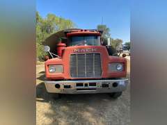 1988 Mack R688 Tandem Axle 6x4 Dump Truck - Gavel Roads Online Auctions