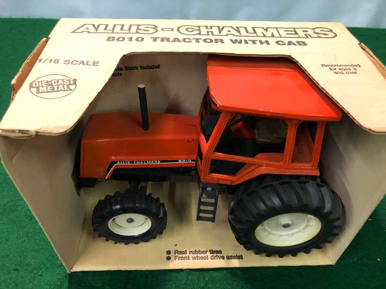 1/16 Scale Allis-Chalmers 8010 Tractor - Gavel Roads Online Auctions