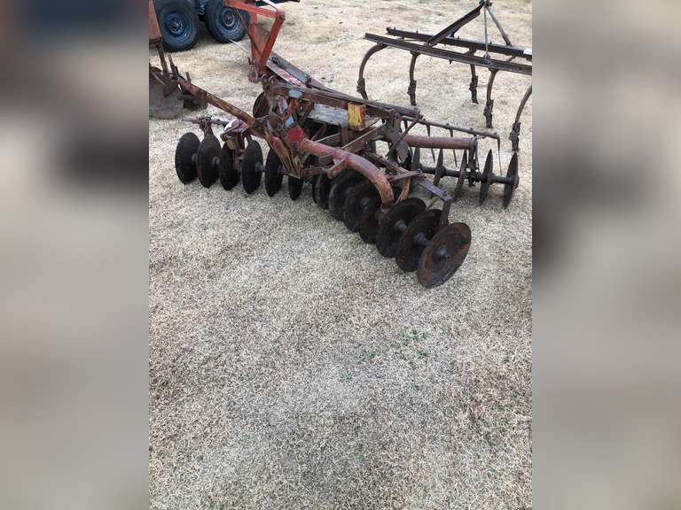 Massey Ferguson 3PT Disc Attachment - Gavel Roads Online Auctions