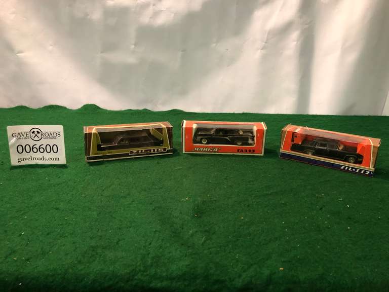 (3) 1/43 Scale Russian Car Toys - Gavel Roads Online Auctions