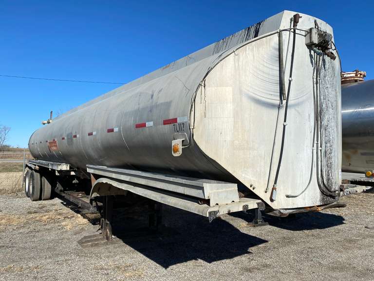 1970 Custom Aluminum Baffled Semi Tanker Trailer (Unit# TL-117) - Gavel ...