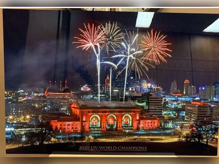 Kansas City Chiefs Travis Kelce Package - Gavel Roads Online Auctions