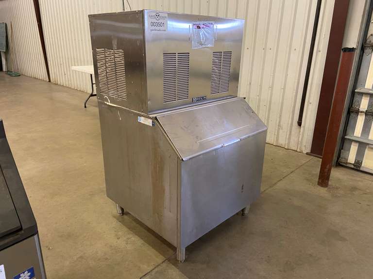 Crystal Tips Ice Machine - Gavel Roads Online Auctions