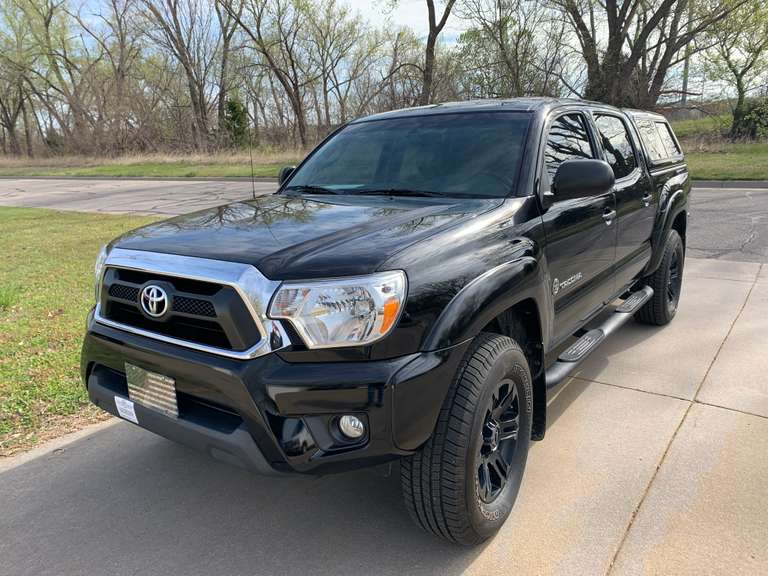 2015 Toyota Tacoma PreRunner Double Cab 2WD Pickup - Gavel Roads Online ...