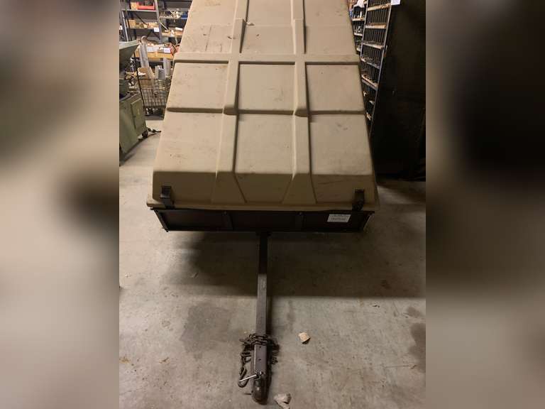 Coleman Versa Rear Pop-up Camping Trailer - Gavel Roads Online Auctions