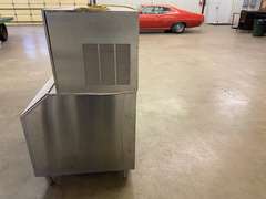 Crystal Tips Ice Machine - Gavel Roads Online Auctions