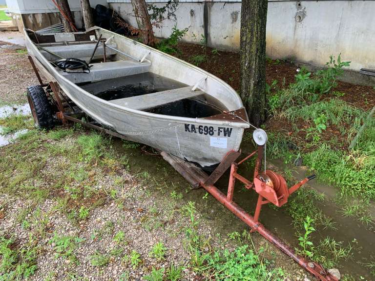 16' Aluminum Lowe-Line V-Bottom Boat & 7.5HP Mercury Motor - Gavel ...