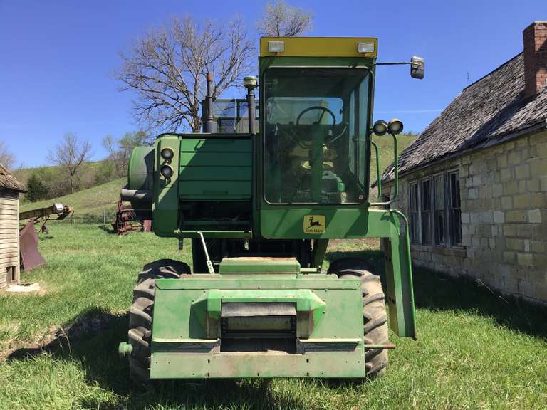John Deere 3300 Combine with Header and Trailer - Gavel Roads Online ...
