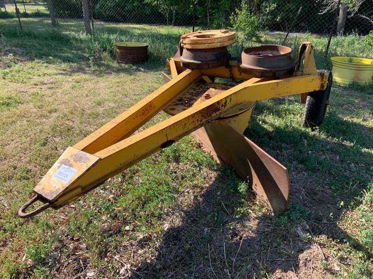 8' Tow Behind Road Grader Unit - Gavel Roads Online Auctions