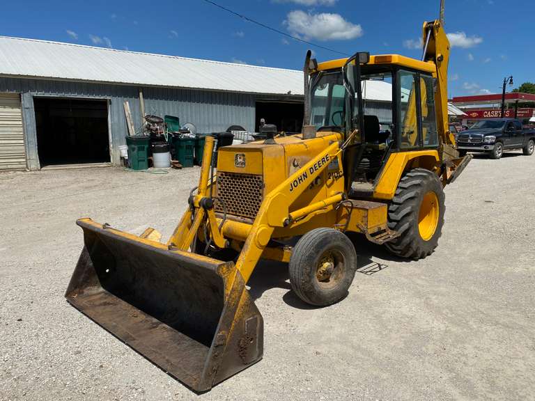 John Deere 210C Backhoe - Gavel Roads Online Auctions