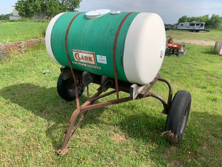 200 Gallon Poly Tank Trailer - Gavel Roads Online Auctions