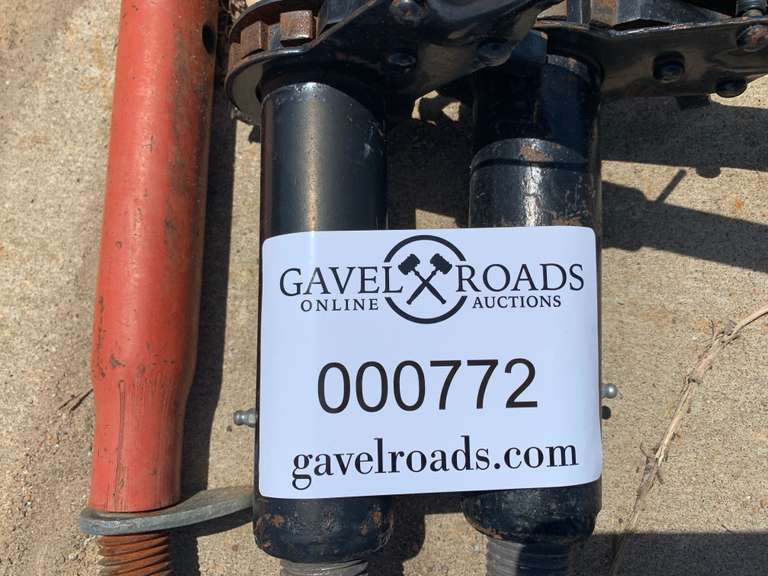 Adjustable 3PT Arms & Upper Link - Gavel Roads Online Auctions
