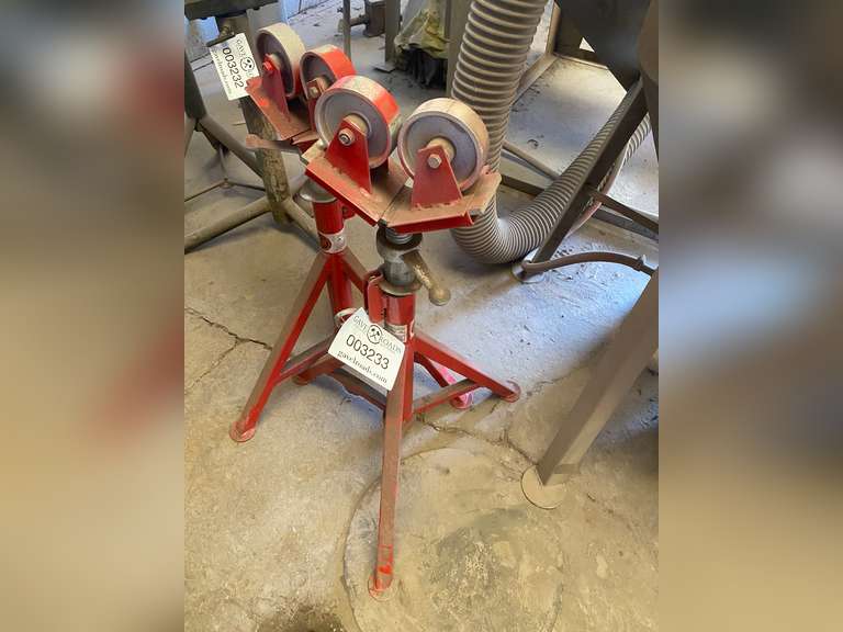 Adjustable Pipe/Roller Stands - Gavel Roads Online Auctions