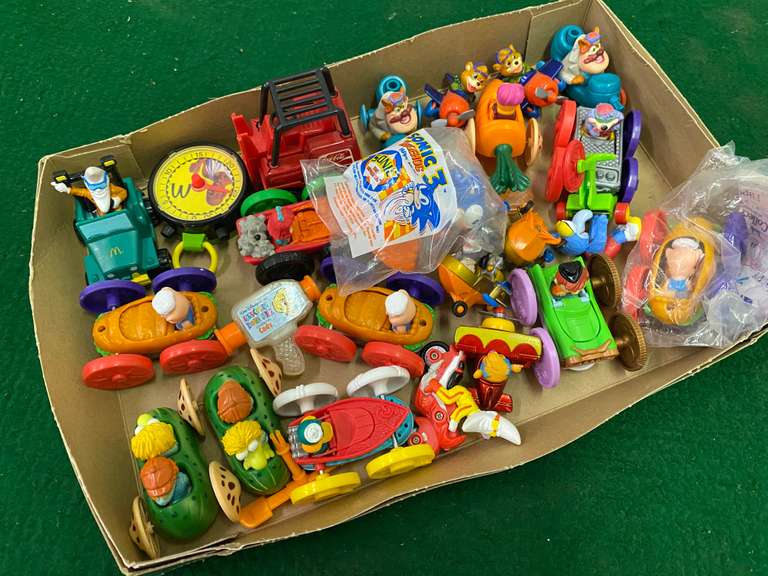 Collection of Fast Food Toys - Gavel Roads Online Auctions