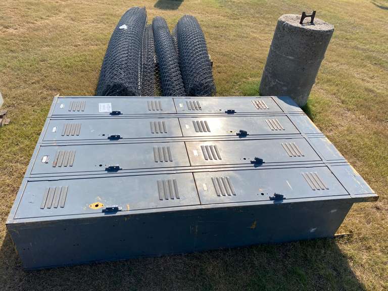 Wall Locker - Gavel Roads Online Auctions