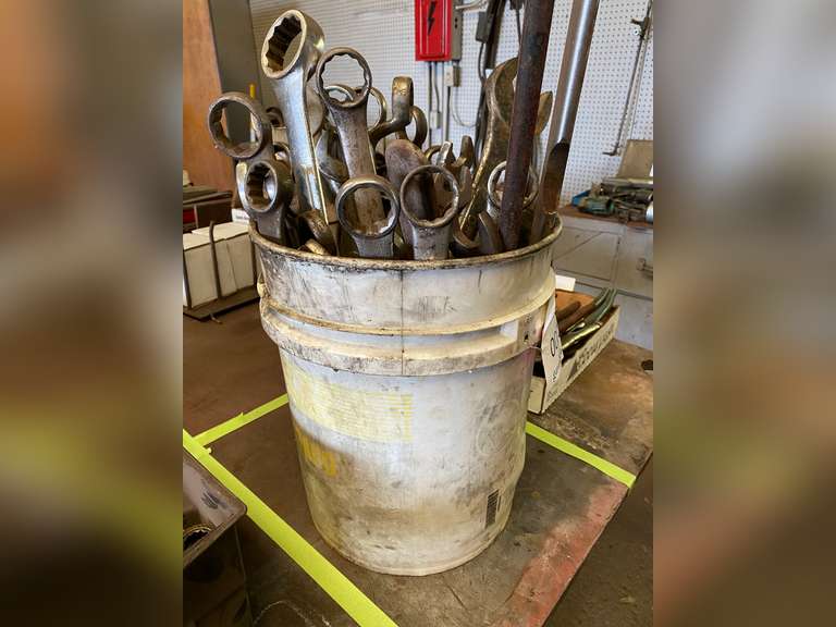 Bucket of Large Wrenches - Gavel Roads Online Auctions