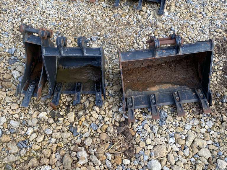 (3) JCB Backhoe Buckets 24", 16", & 6" - Gavel Roads Online Auctions