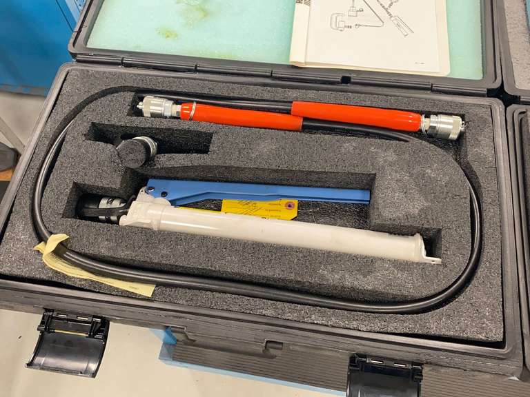 Shafer Bearing Tool Set - Gavel Roads Online Auctions