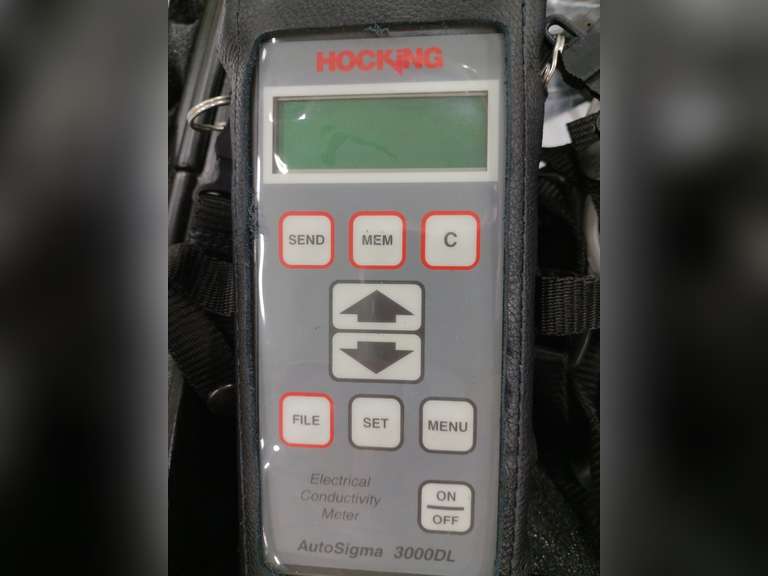 Hocking AutoSigma 3000 Electrical Conductivity Meter - Gavel Roads ...