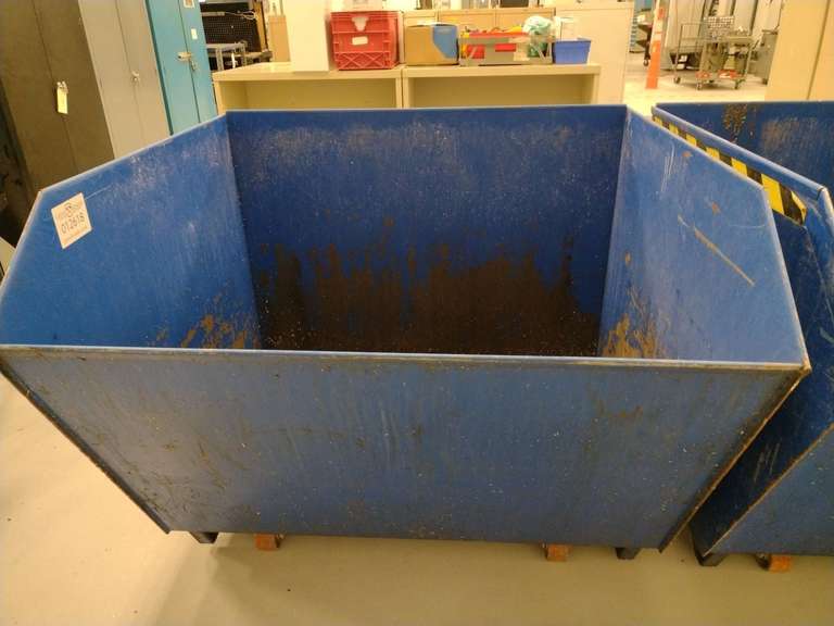 Vestil H-150-LD Self-Dumping Chip Hopper - Gavel Roads Online Auctions