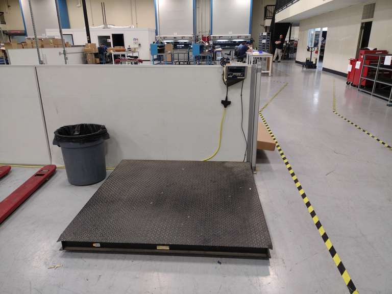 Mettler Toledo IND226 Floor Scale Indicator and Scale - Gavel Roads ...