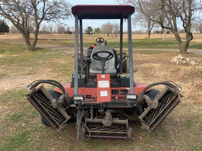 Toro Reelmaster 5500D Mower - Gavel Roads Online Auctions
