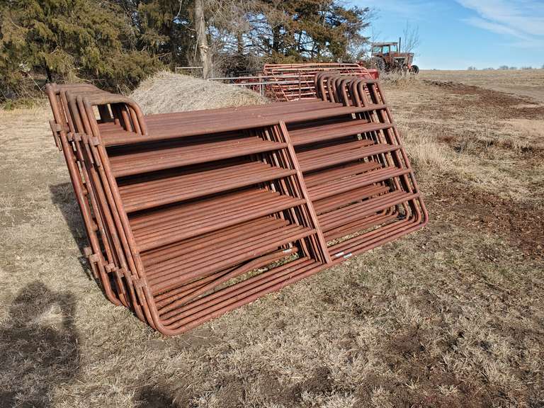 (10) Catch Pen Panels - Gavel Roads Online Auctions