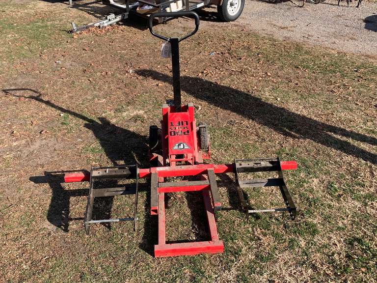 Pro Series Lift 750lb Capacity Jack - Gavel Roads Online Auctions