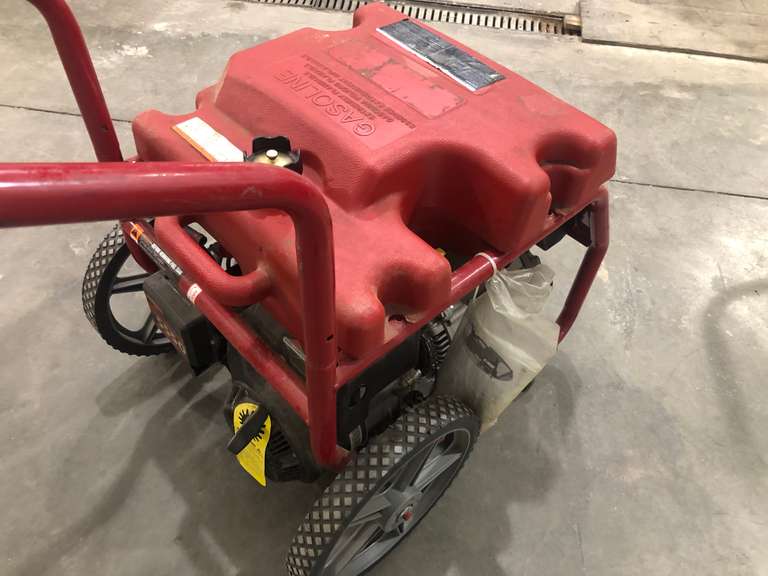 Generac Wheelhouse 5550 Watt Generator - Gavel Roads Online Auctions