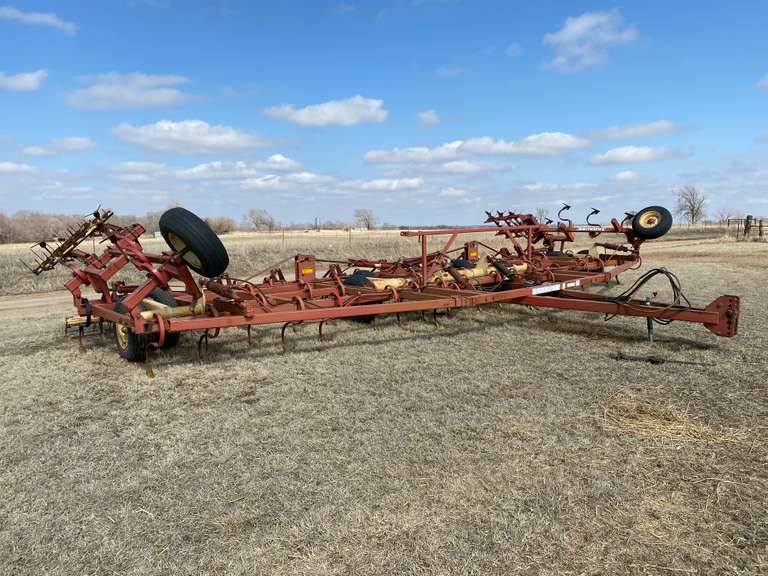 April 15, 2021 Gary & Pam Allender Retirement Farm Machinery - Gavel ...