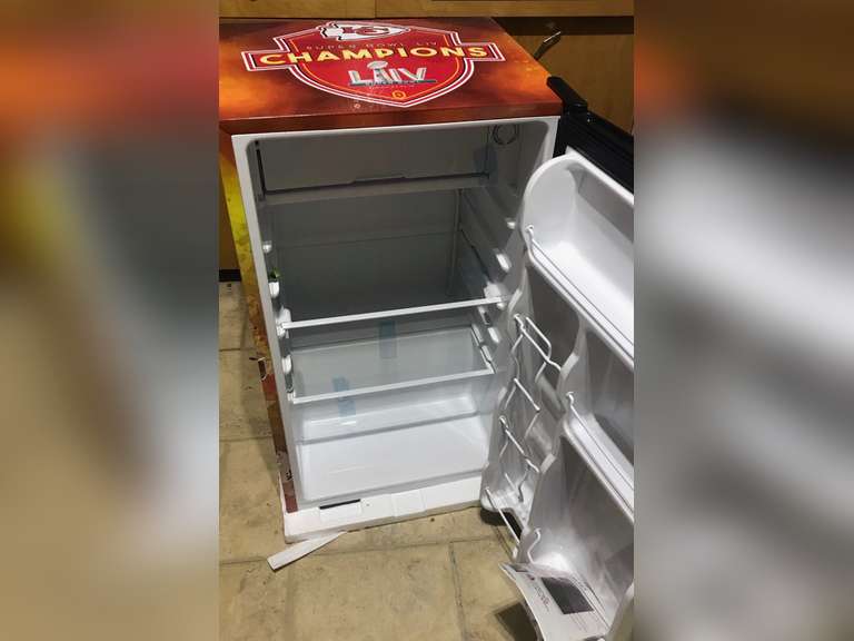 KC Chiefs IGLOO Mini Fridge - Gavel Roads Online Auctions